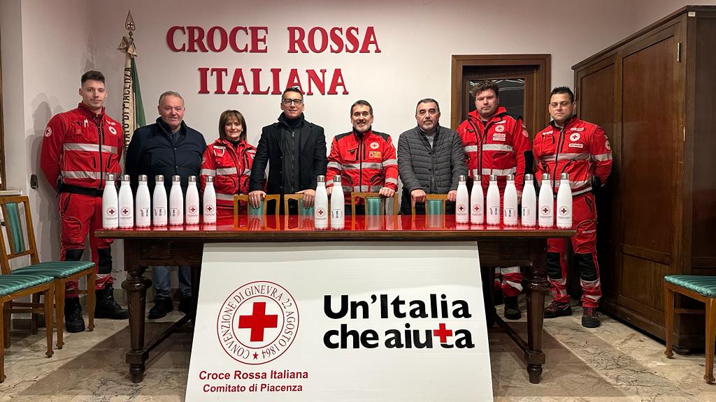 Cinquecento borracce donate alla Croce Rossa di Piacenza da tre aziende ...