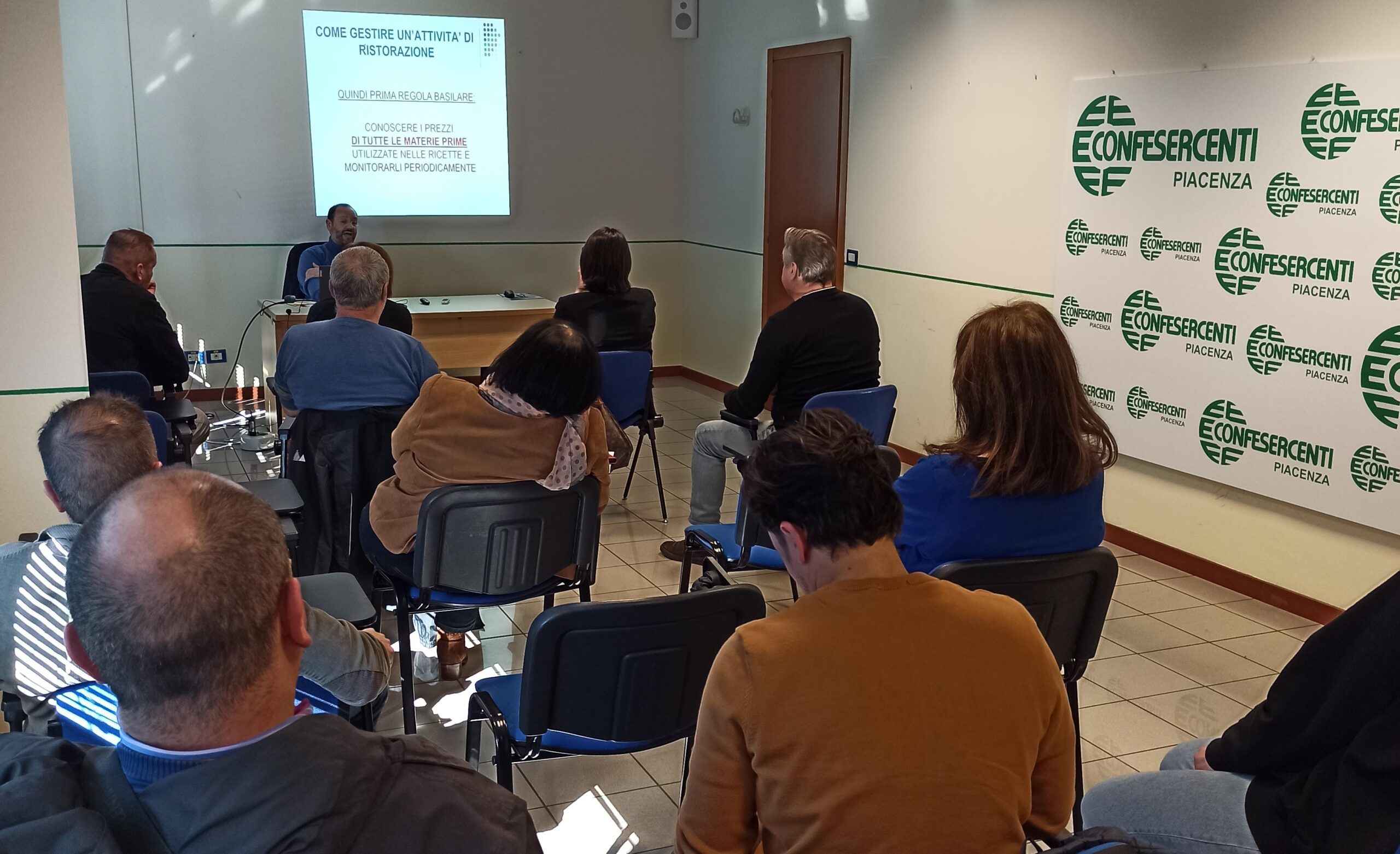 Quanto far pagare un piatto al cliente? Successo per il corso Food Cost ...