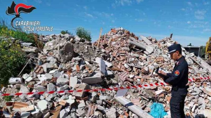 Gestione dei rifiuti non conforme, tre denunce e tre sequestri